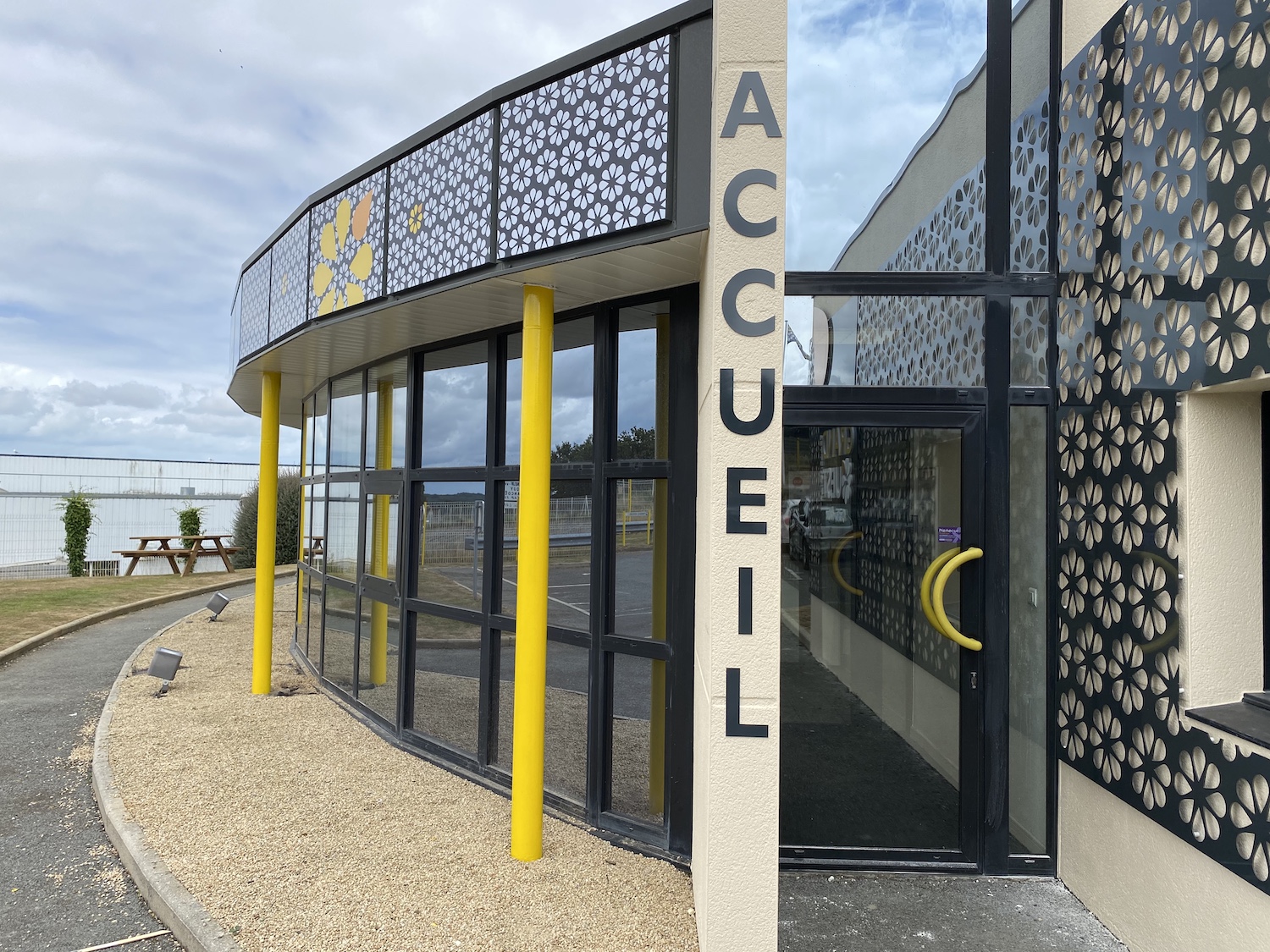 Grand Ouest Etiquette - AZ publicité